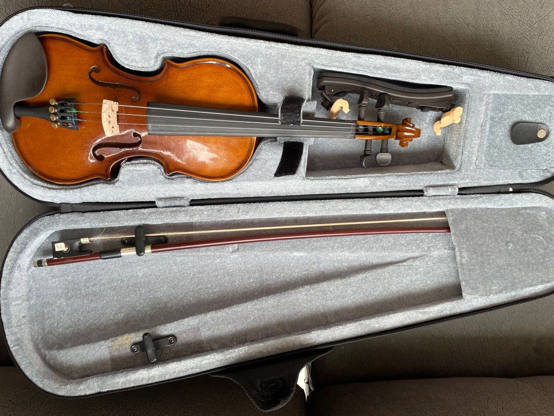 Synwin Violin 1/8 size, Hobbies & Toys, Music & Media, Musical ...
