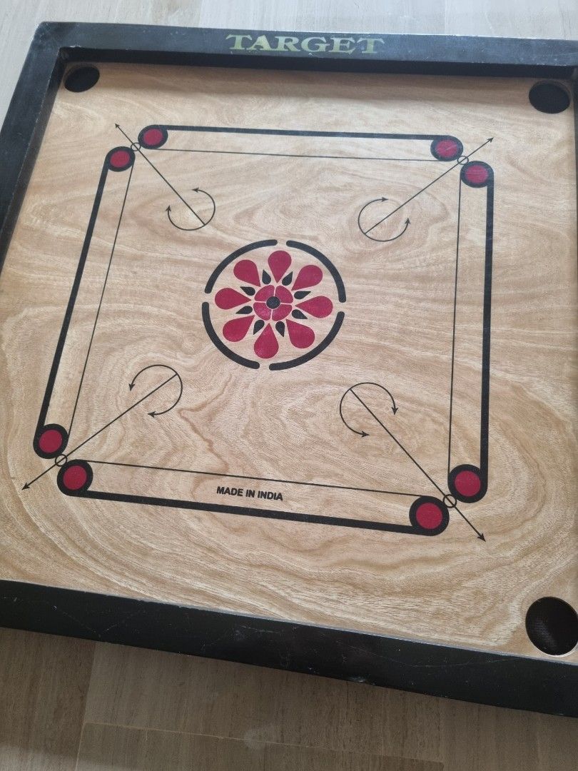 Mini Carrom Board, Hobbies & Toys, Toys & Games on Carousell