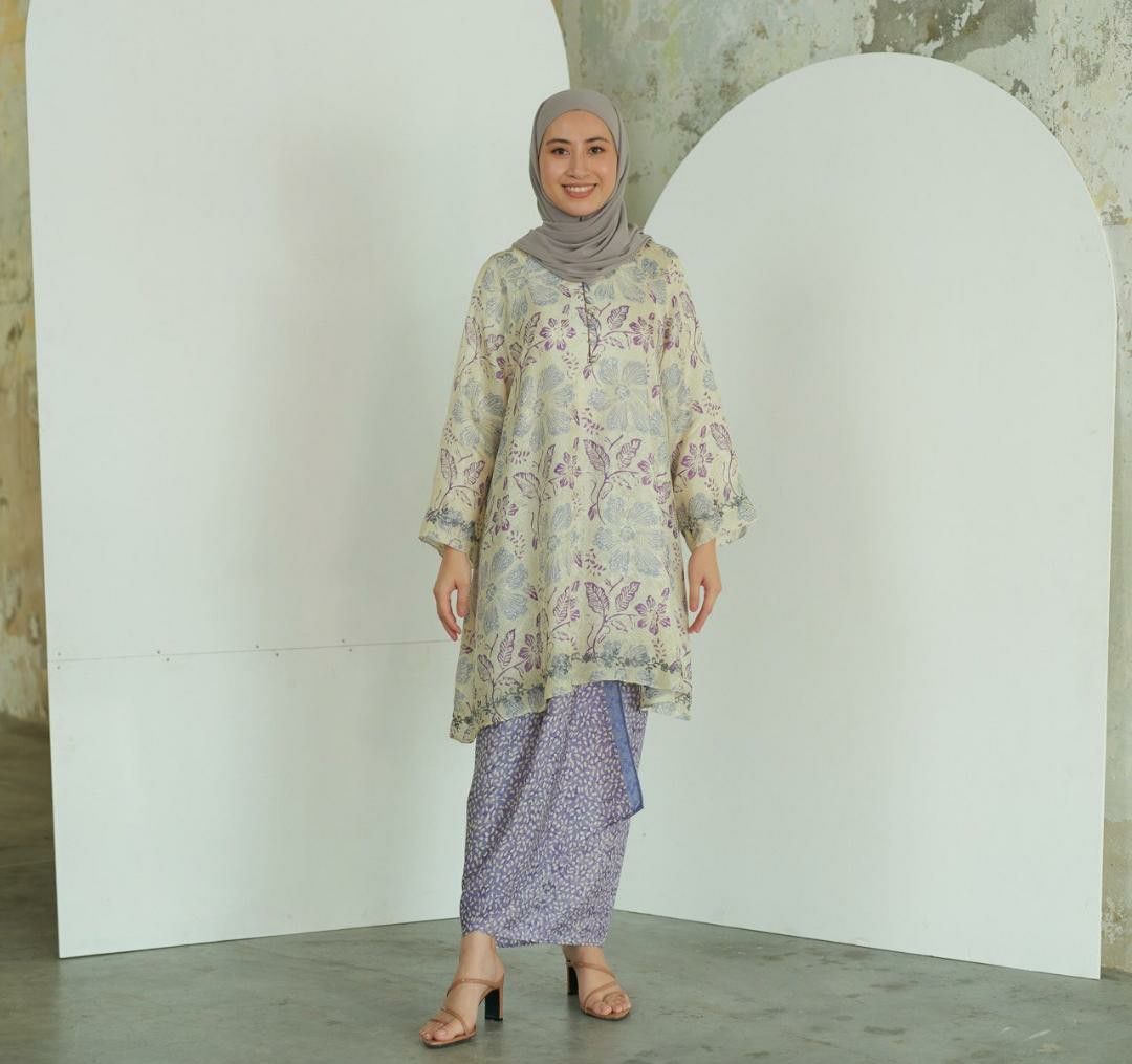 THEA KL AUDELIA RAYA 2022, Women's Fashion, Muslimah Fashion, Baju ...