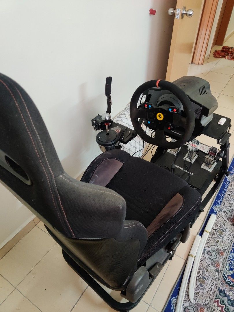 Thrustmaster T500 Ferrari F1 with Simulator Rig & Accessories, Hobbies ...