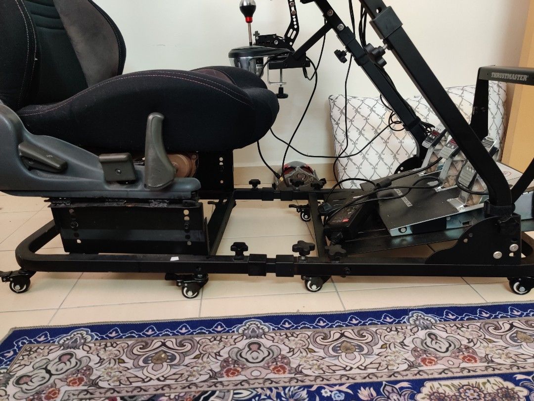 Thrustmaster T500 Ferrari F1 with Simulator Rig & Accessories, Hobbies ...