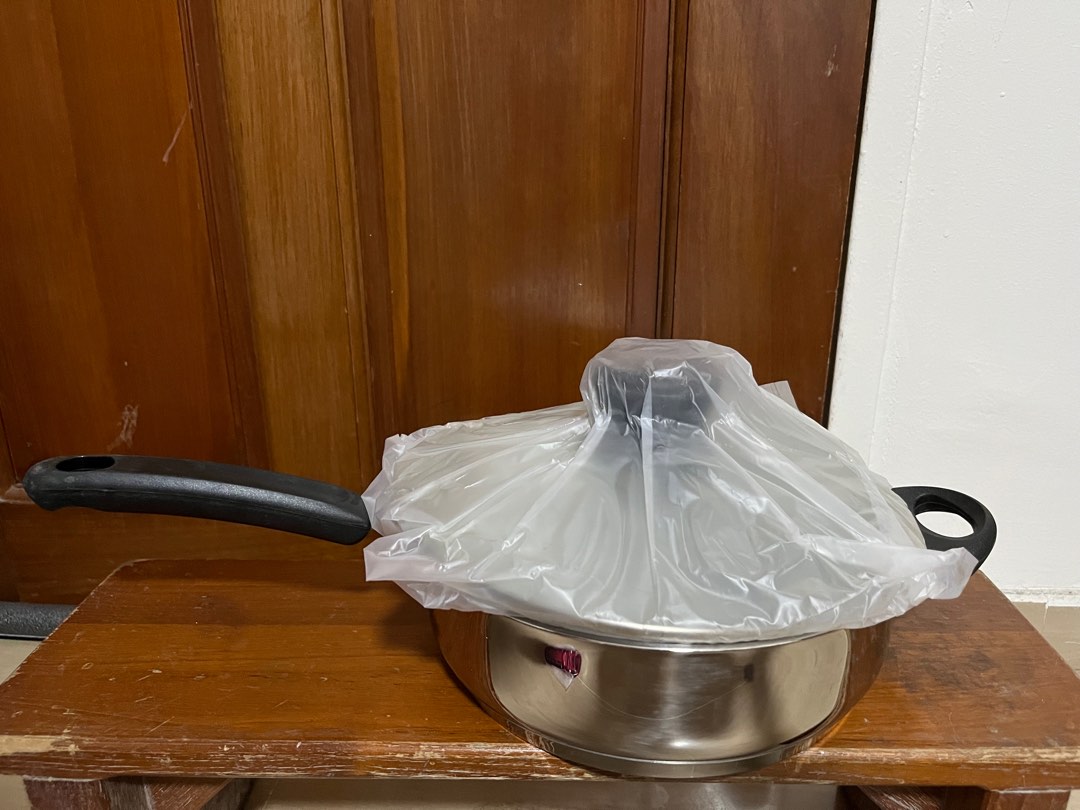 Tupperware Chicken Fryer, Furniture & Home Living, Kitchenware ...