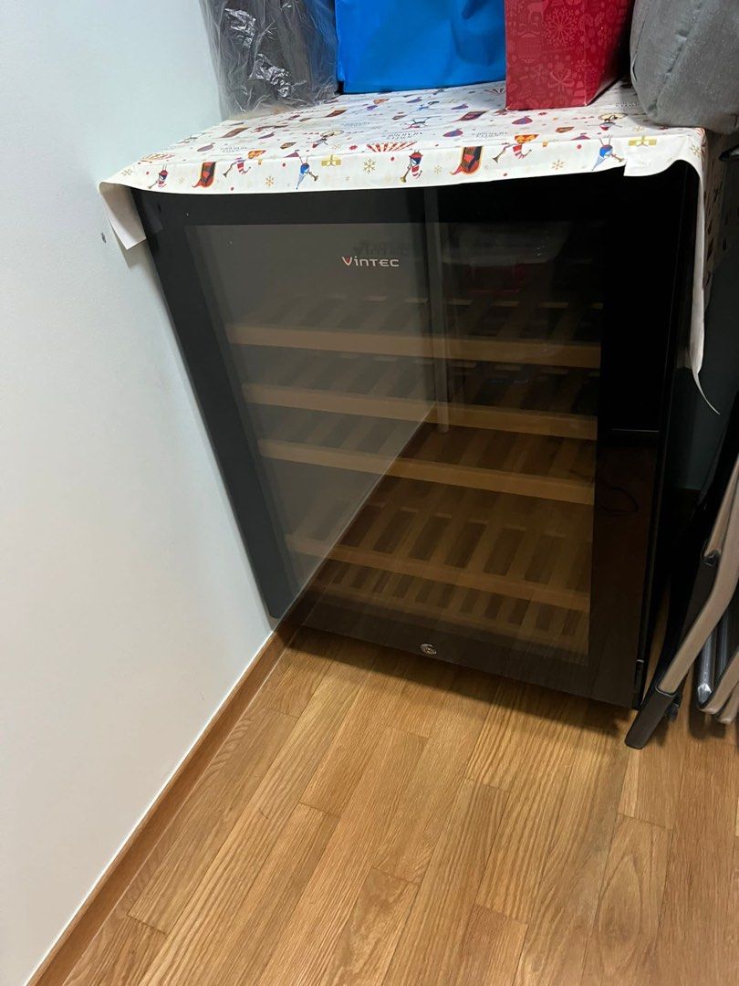 Vintec wine chiller, Furniture & Home Living, Kitchenware & Tableware ...