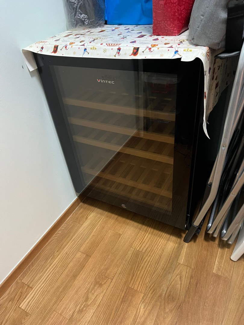 Vintec wine chiller, Furniture & Home Living, Kitchenware & Tableware ...