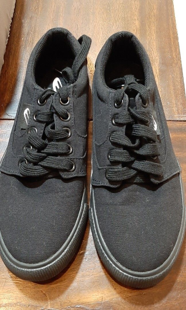 World Balance, Men's Fashion, Footwear, Sneakers on Carousell