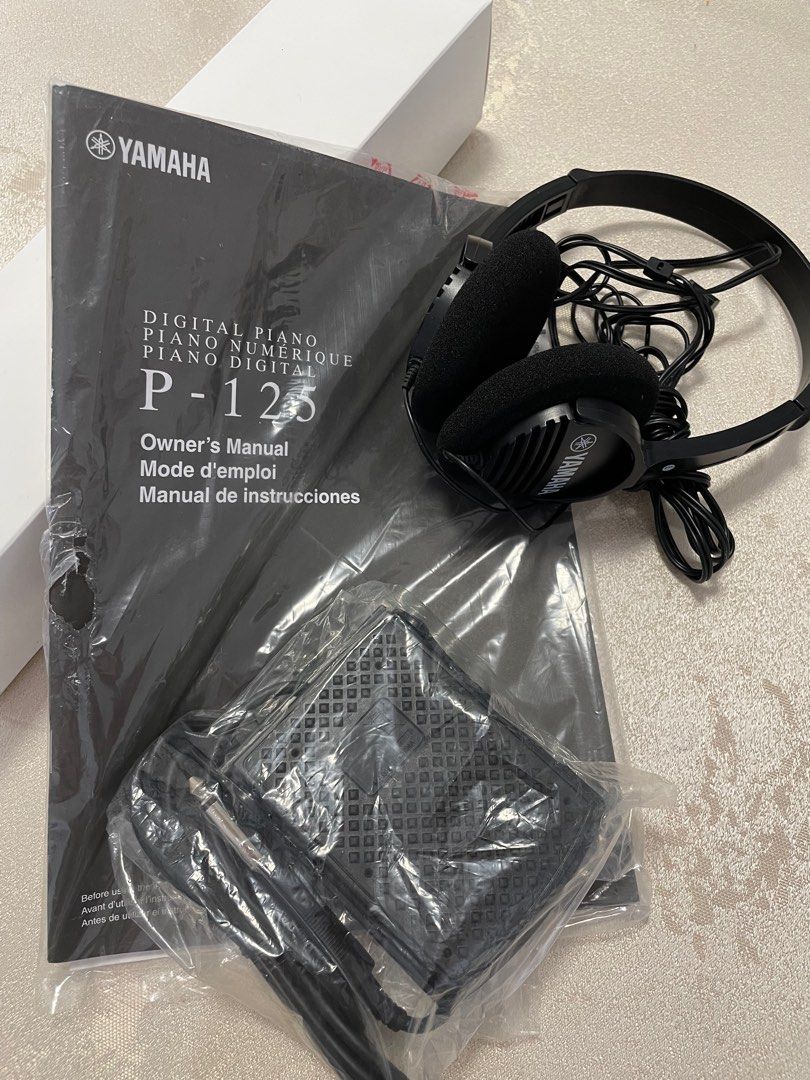 Yamaha P125 comes with cover, headphone, manual, bench, Hobbies & Toys ...
