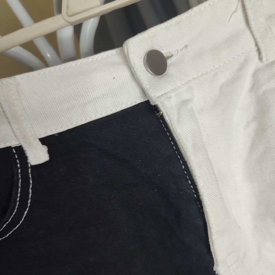 32 Inches Black And While Color Blocking High Rise Denim Shorts, Women ...