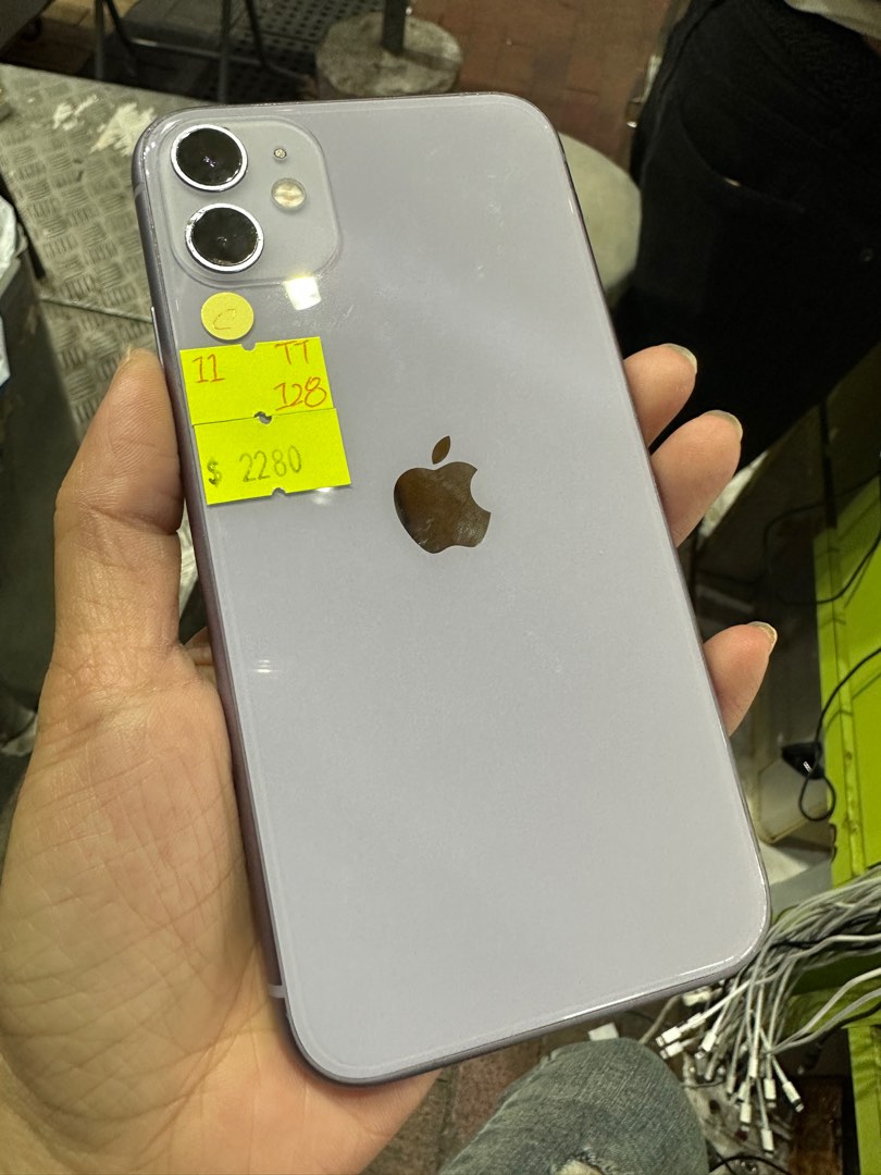 85% New iPhone 11 128GB 更換過屏幕 功能全正常 電池86% (DK分店, 手提電話, 手機, iPhone ...