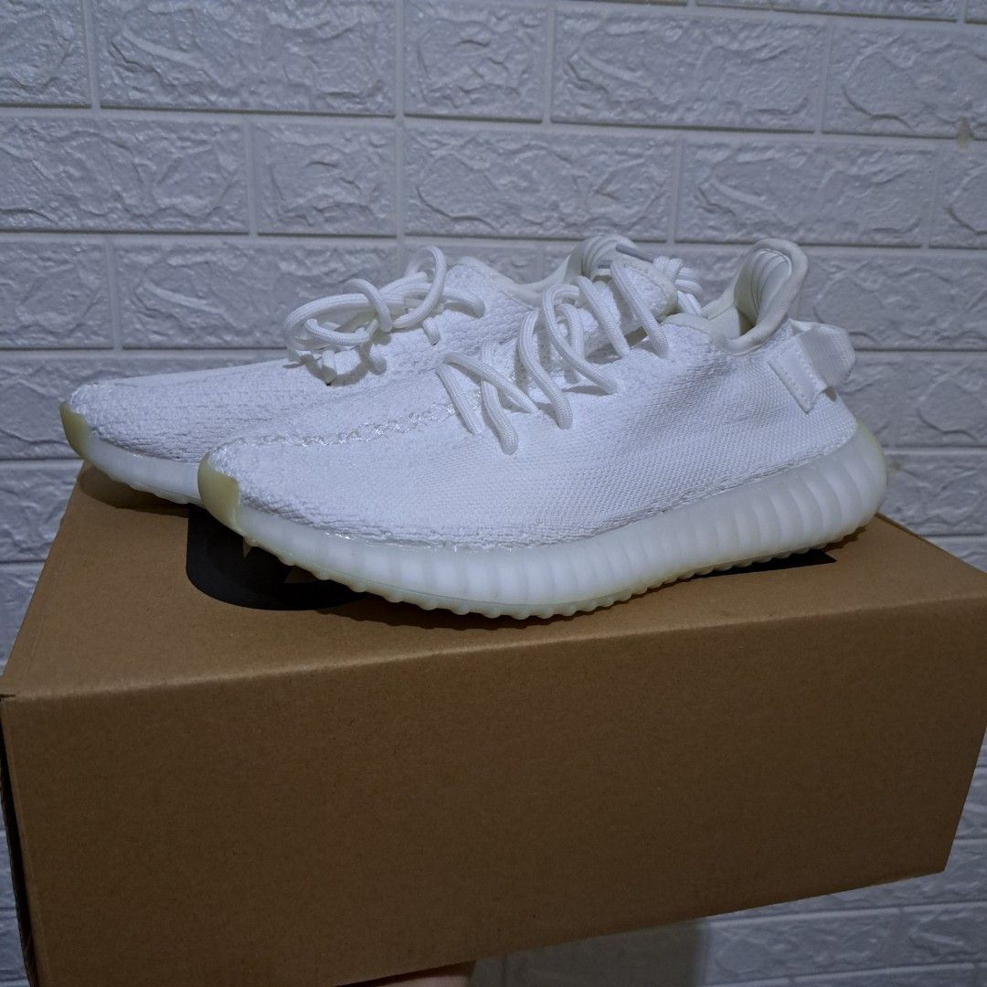 ADIDAS YEEZY All White, Men's Fashion, Footwear, Sneakers on Carousell