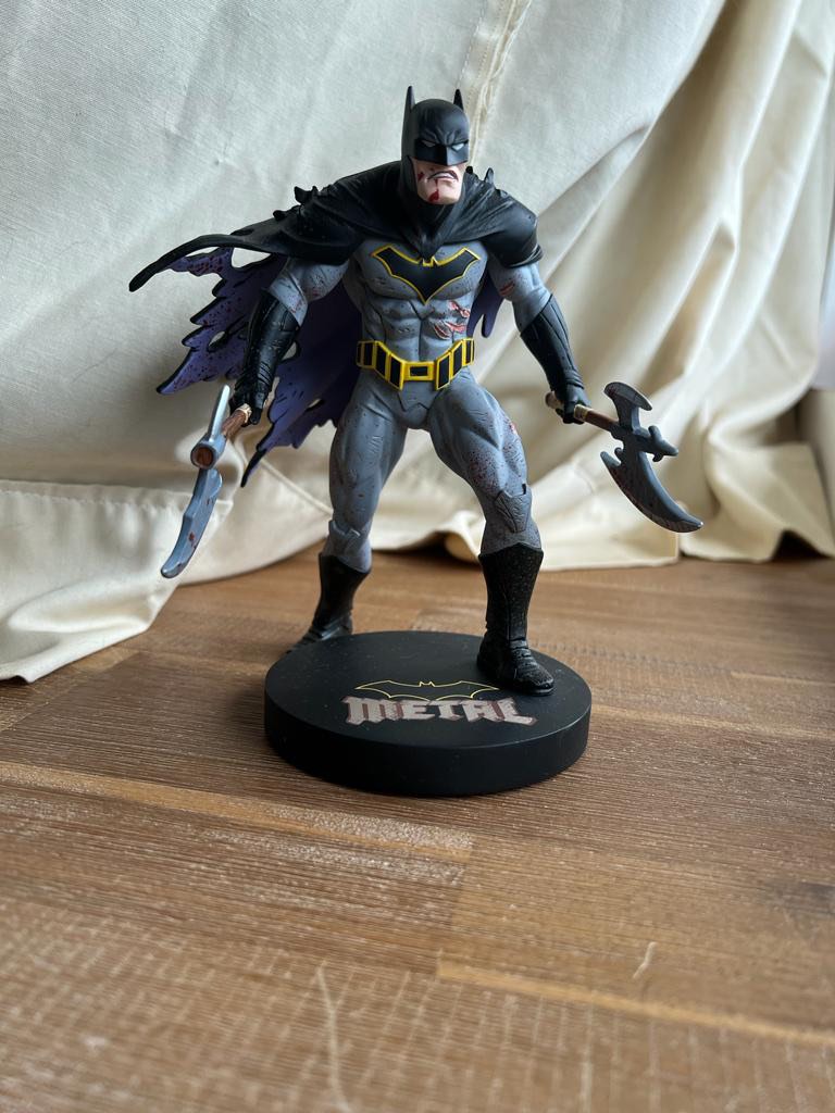 Batman DC Collectibles Designer Series: Metal Batman by Greg Capullo ...
