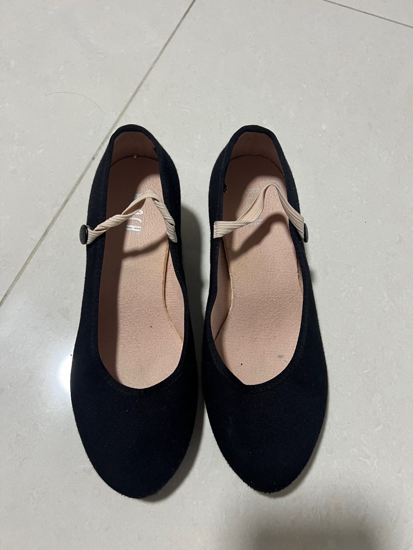 Bloch Character Shoe RAD Grade 3, Everything Else on Carousell