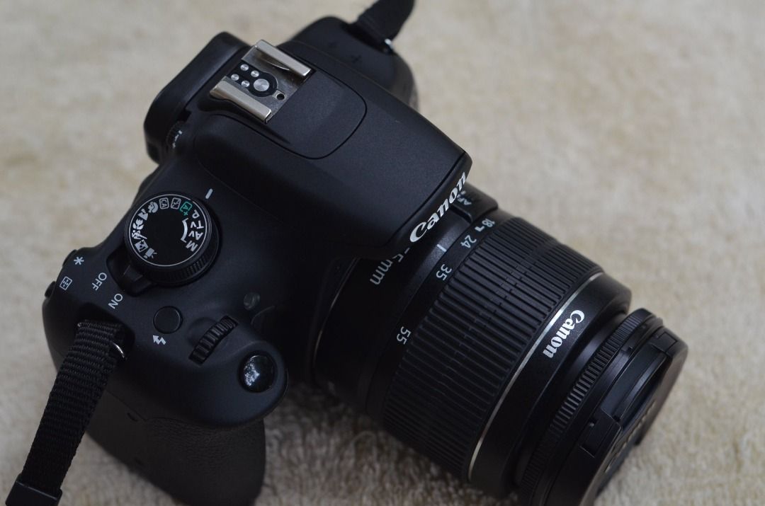 Canon EOS 1200D - Complete package - Less than 1k Shutter count ...