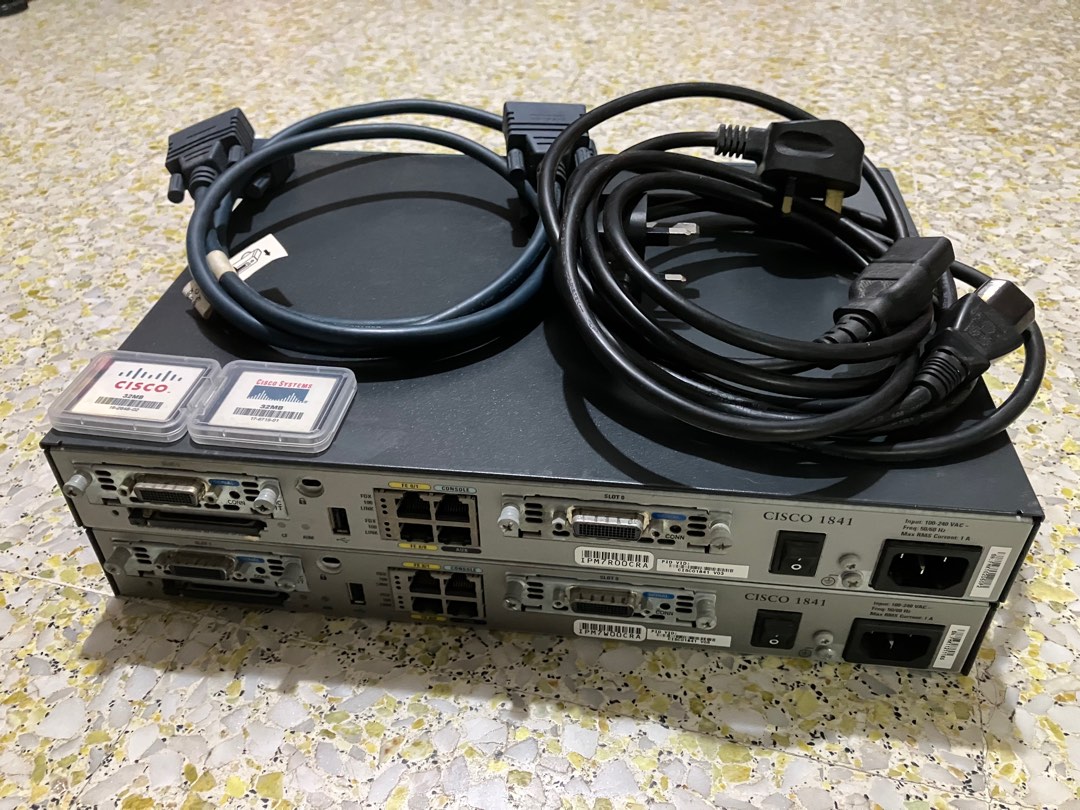 Cisco 1841 Router, 2x WIC1T, Serial Cable, 128mb compact flash upgrade ...