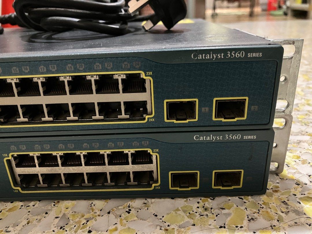 Cisco 3560 24 ports switch with rack mount brackets, Computers & Tech ...