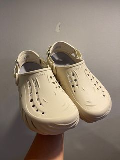Crocs Echo Clog (Stucco), Men's Fashion, Footwear, Flipflops and Slides on Carousell