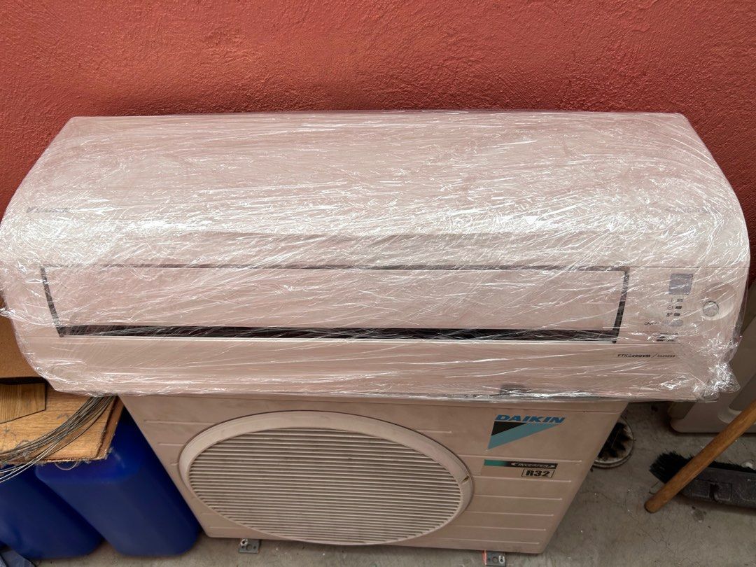 Daikin D-Smart 1Hp Indoor Unit FTKC25QVM, TV & Home Appliances, Air ...