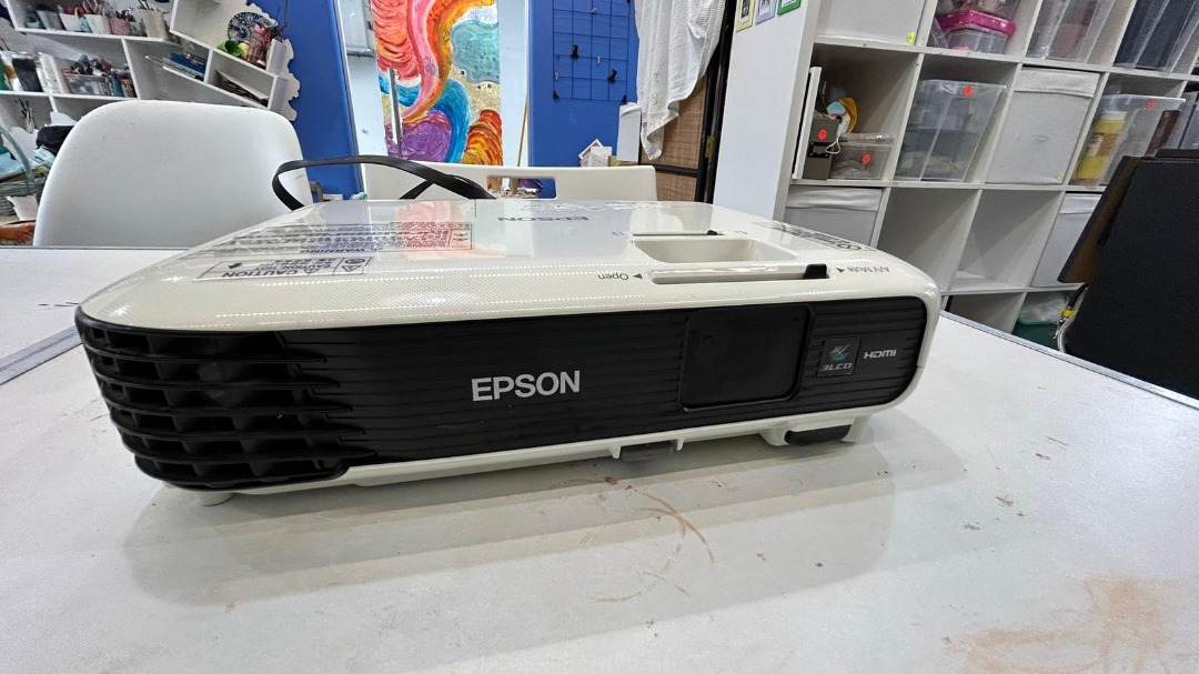 EPSON LCD Projector EB-XO4 (H717C), TV & Home Appliances, TV ...