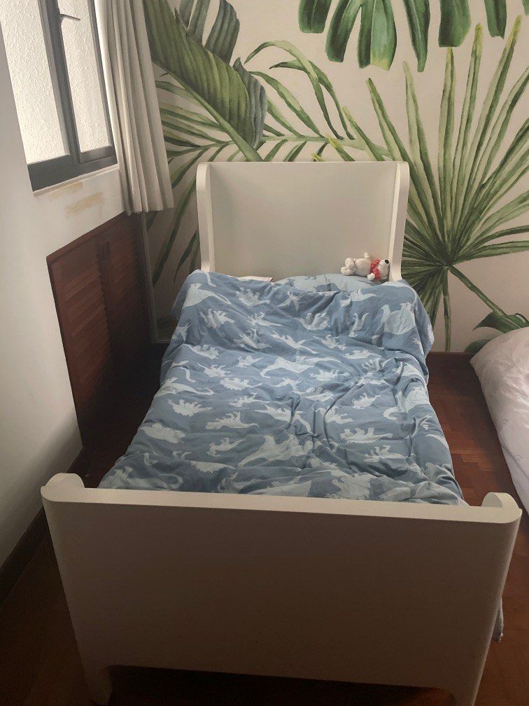 Extendable Single Bed, Furniture & Home Living, Furniture, Bed Frames ...