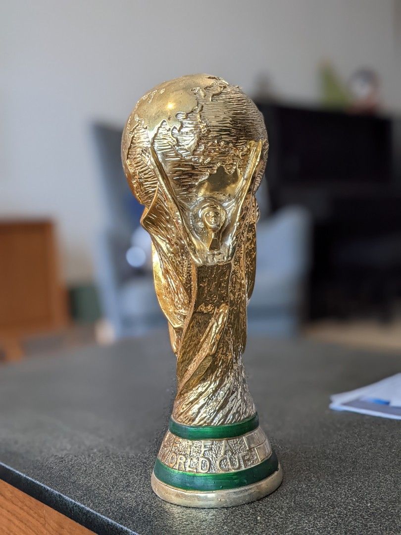 FIFA World Cup trophy replica, Hobbies & Toys, Memorabilia ...