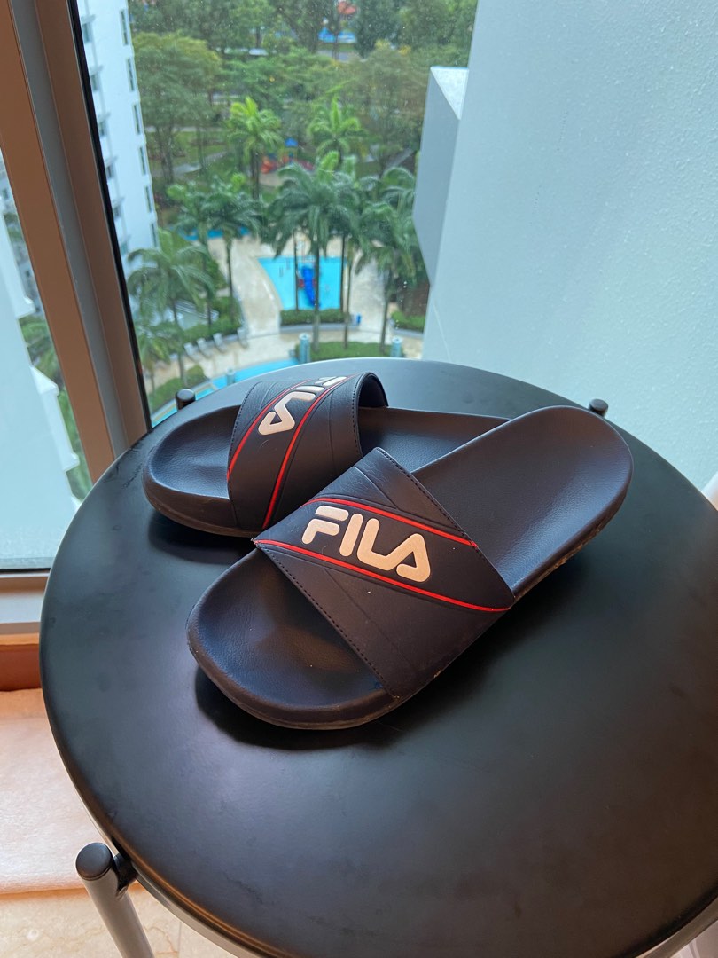 FILA Sliders, Men's Fashion, Footwear, Casual shoes on Carousell