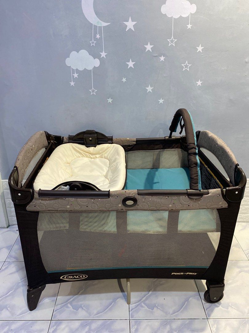 Graco Pack n Play Crib with Reversible Napper Changer, Babies & Kids ...