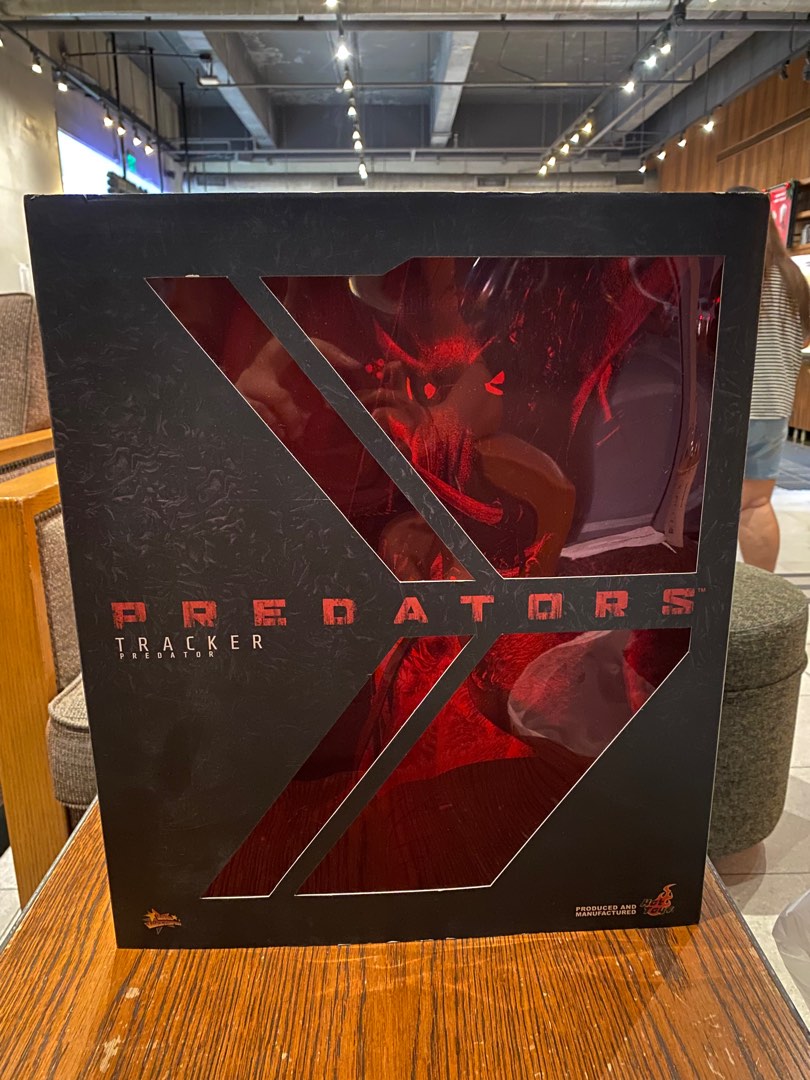 Hot toys TRACKER PREDATOR, Hobbies & Toys, Toys & Games on Carousell