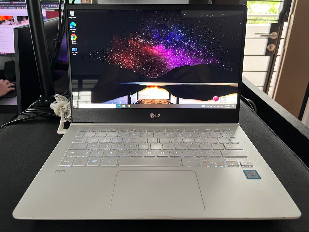 LG Gram Touch Screen Ultra Lightweight Laptop 13.3" inch display ...