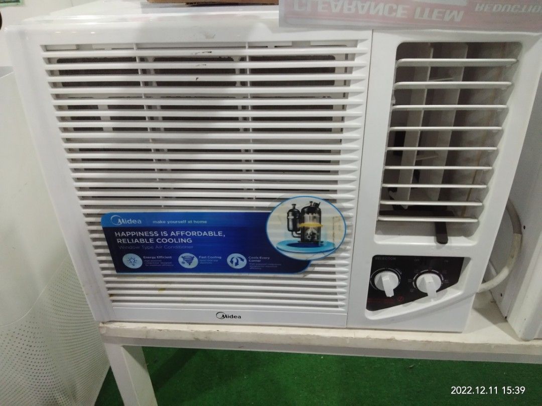Midea manual window type AC 1hp Mode of payment Cash Gcash Card BDO ...