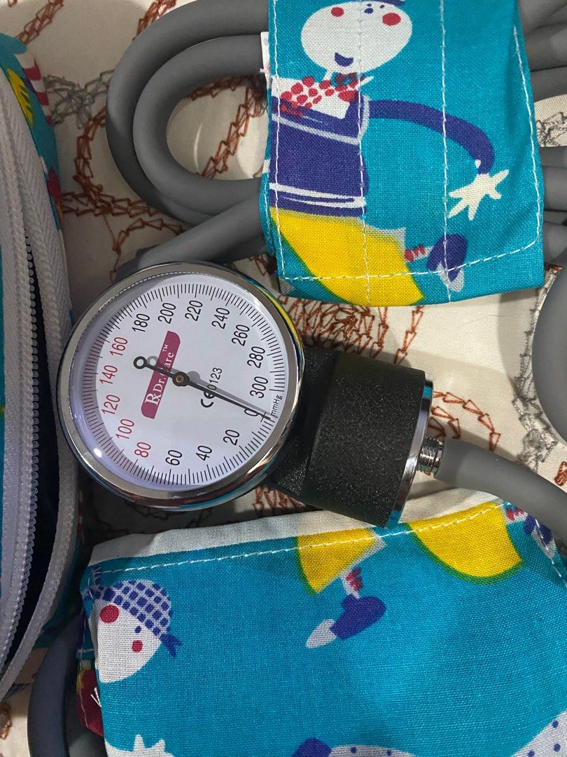 New Pediatric BP cuff Kit With Bag, Health & Nutrition, Health Monitors ...