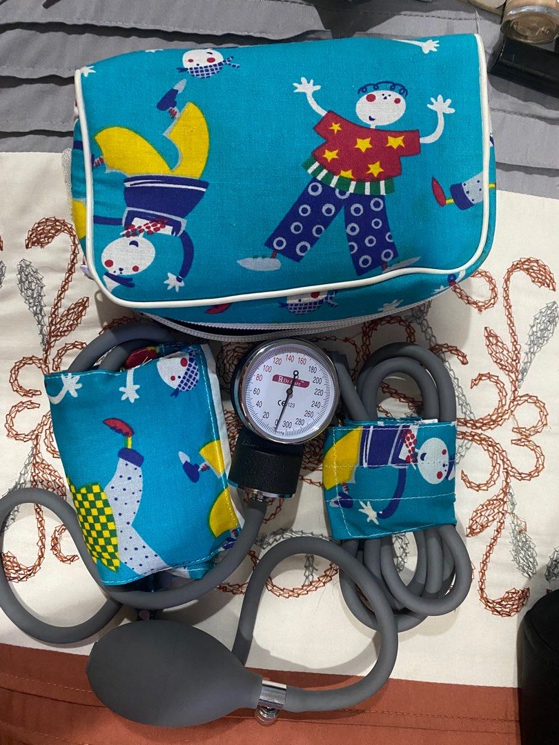 New Pediatric BP cuff Kit With Bag, Health & Nutrition, Health Monitors ...