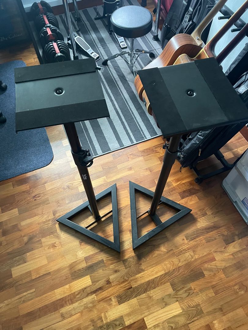 On-stage adjustable speaker stands, Hobbies & Toys, Music & Media ...