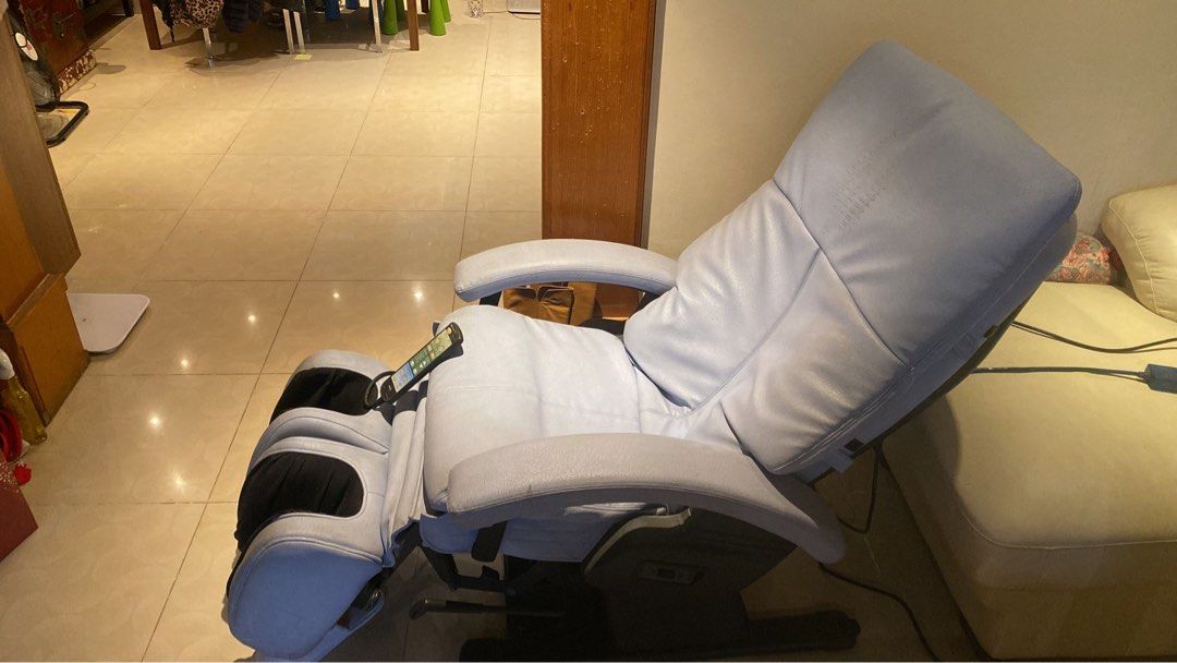 OSIM Millennium Model massage chair , 傢俬＆家居, 傢俬, 椅子 - Carousell