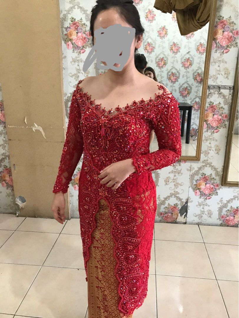 Sewa kebaya nikah merah payet, Fesyen Wanita, Pakaian Wanita, Gaun & Rok di Carousell