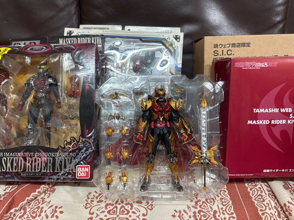 三盒 SIC Kamen rider Kiva & Emperor form & IXA+Dark Kiva set, 興趣及遊戲, 玩具 ...