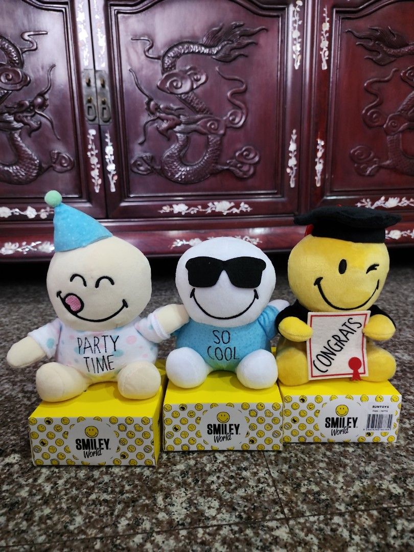 Smiley World plush toy, Hobbies & Toys, Toys & Games on Carousell