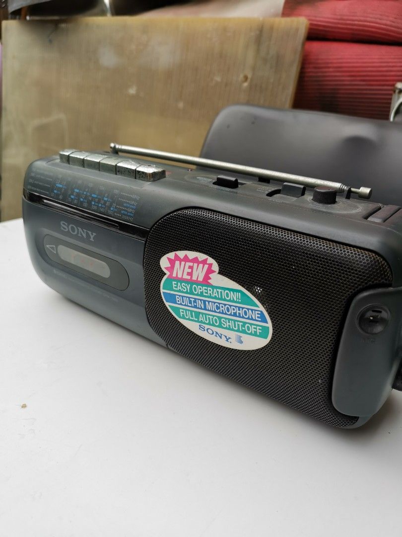 SONY RADIO CASSETTE PLAYER ALL FUNCTIONS WORKING WORKING CONDITIONS $18 ...