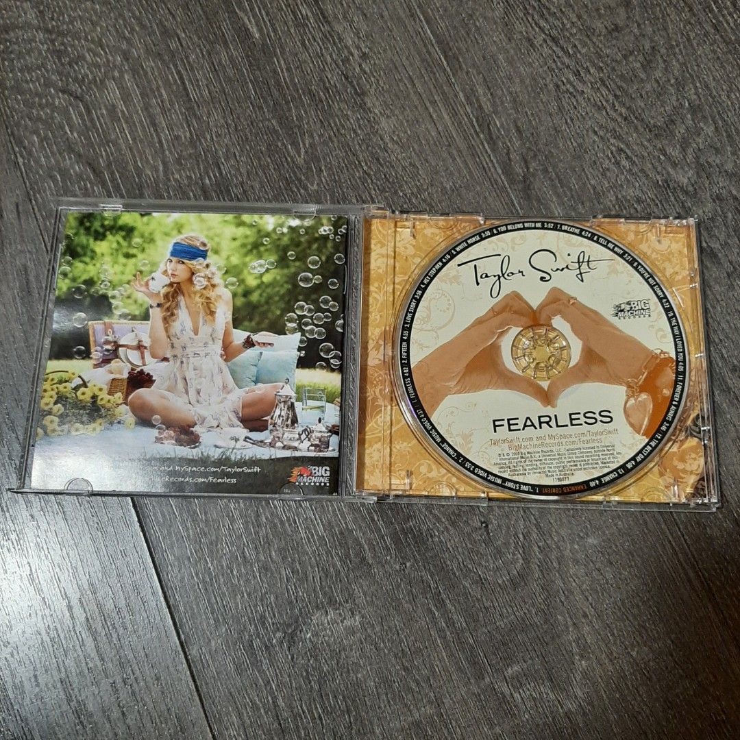 Taylor Swift Fearless Album, Hobbies & Toys, Music & Media, CDs & DVDs ...