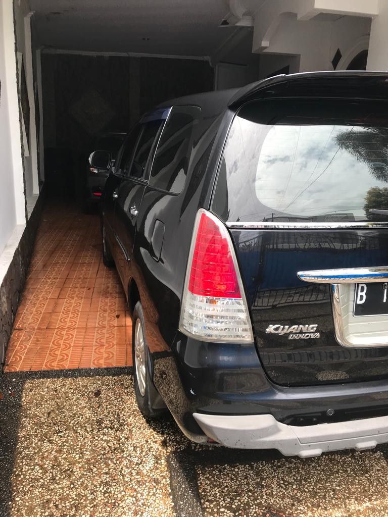 Toyota kijang Innova v Lux matic 2010, Mobil & Motor, Mobil untuk ...
