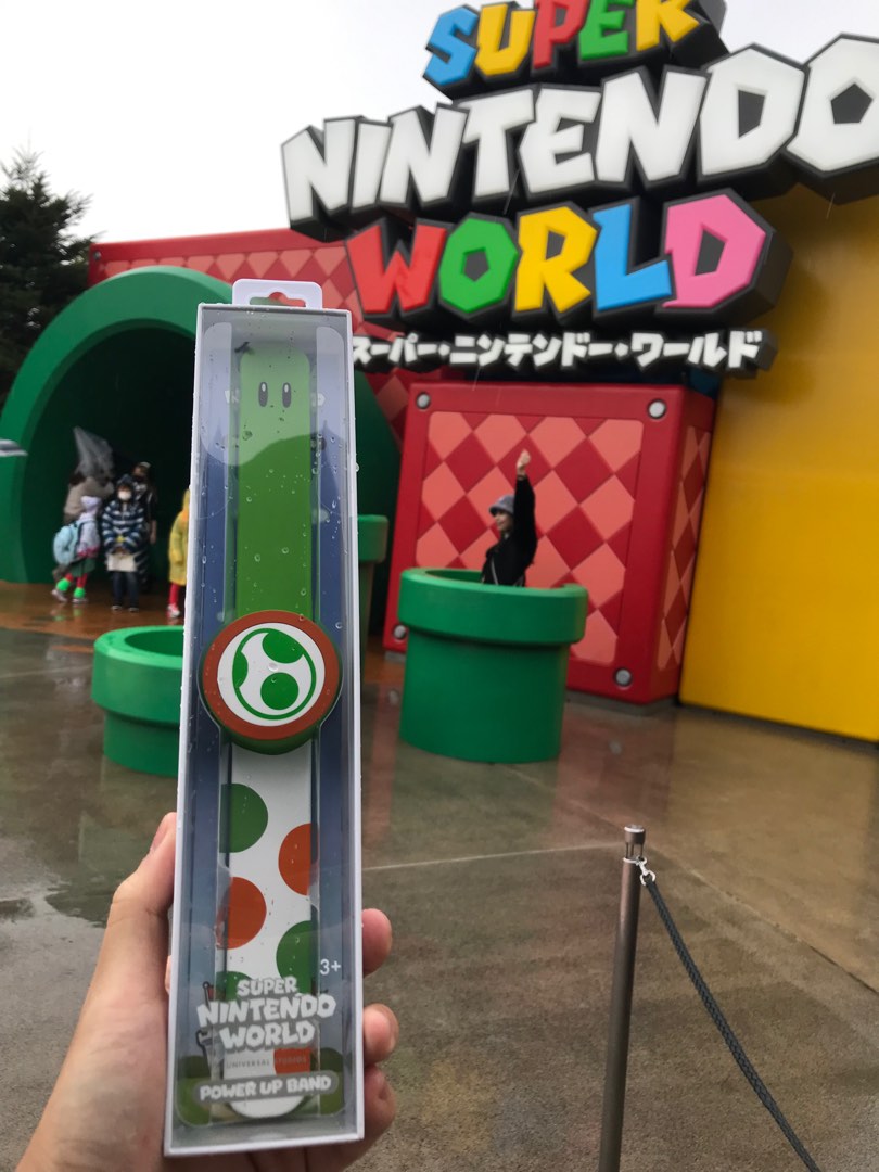 USJ nintendo super mario watch, 興趣及遊戲, 旅行, 旅遊 - 旅行必需品及用品 - Carousell