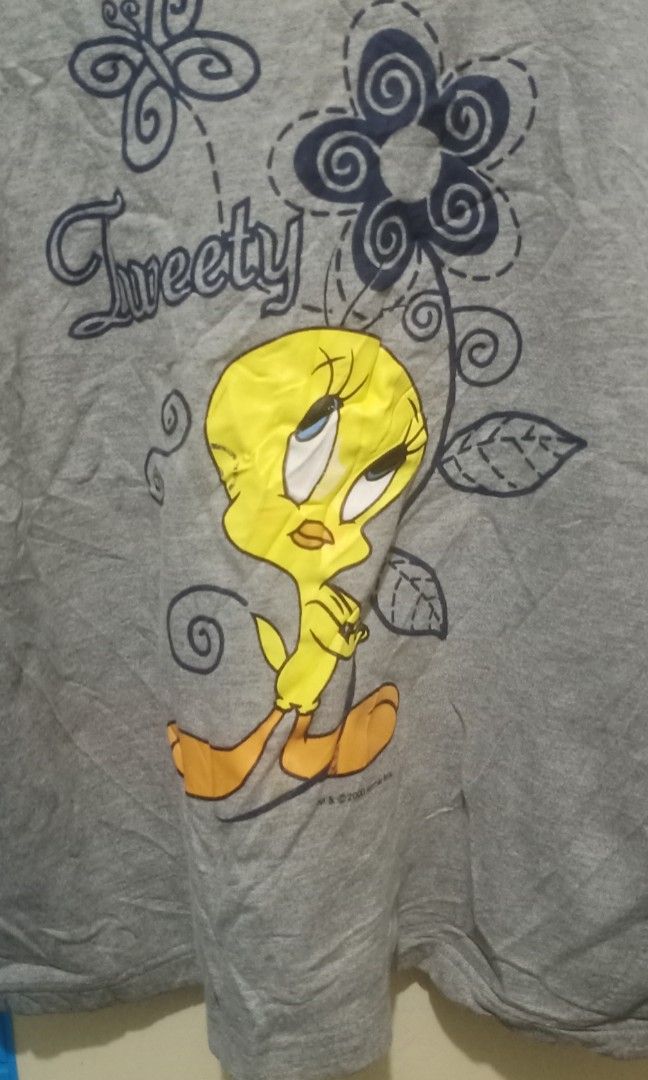 Vintage tweety crew neck, Men's Fashion, Tops & Sets, Tshirts & Polo ...