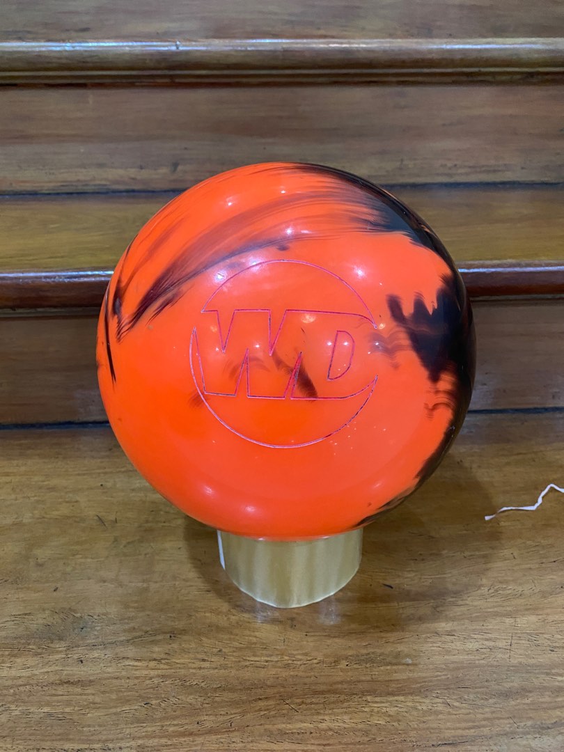 White Dot Bowling Ball (14 lbs), Sports Equipment, Sports & Games ...