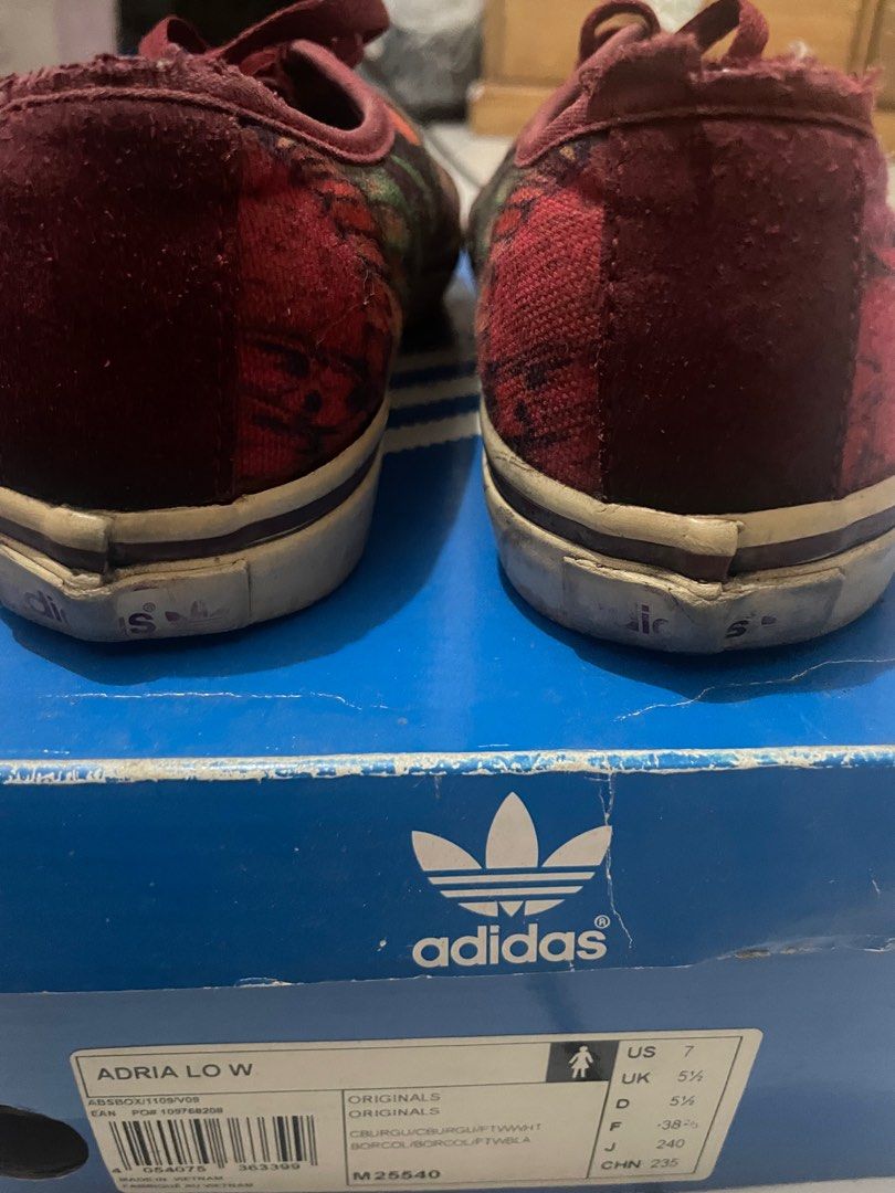 Adidas Sneakers Maroon, Fesyen Wanita, Sepatu di Carousell