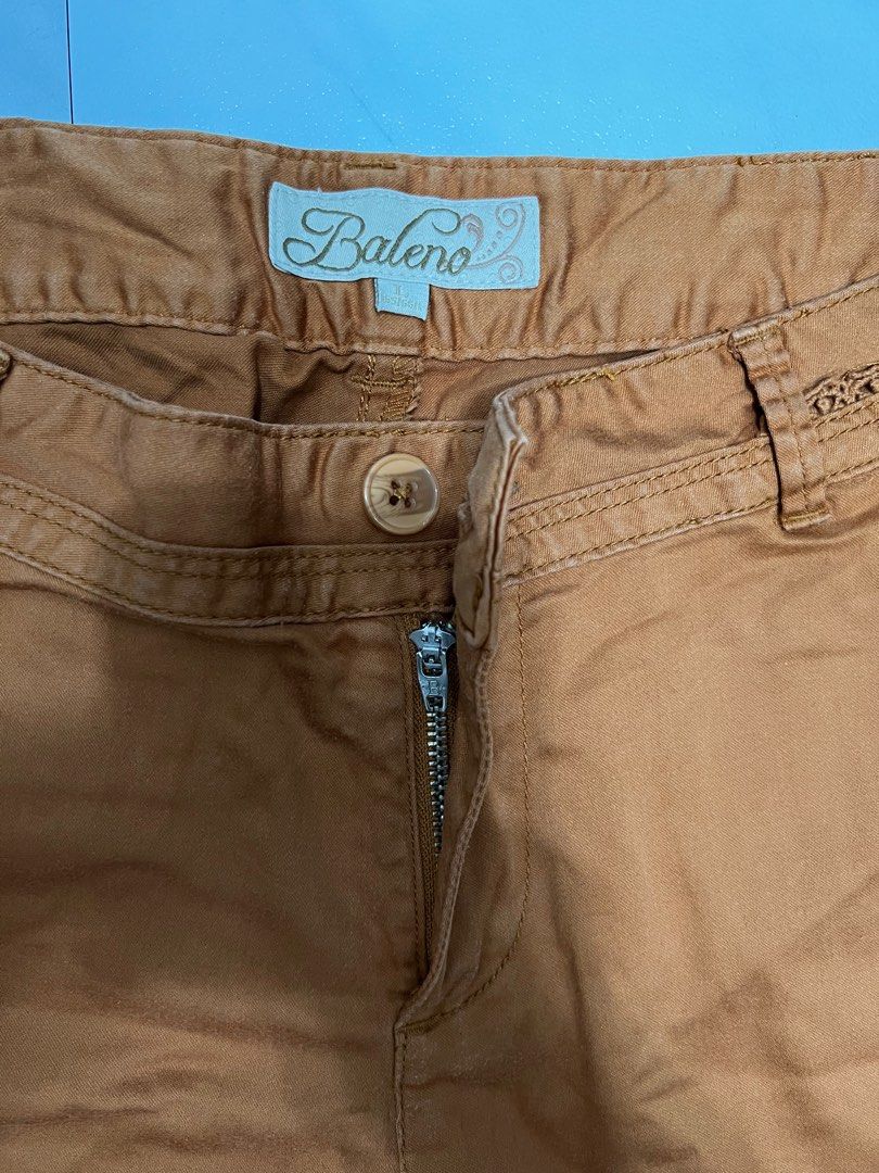 Baleno Brown Shorts, Women's Fashion, Bottoms, Shorts on Carousell