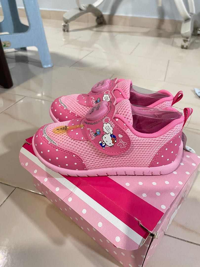 Bata Hello Kitty Sneaker with lighting, Babies & Kids, Babies & Kids ...