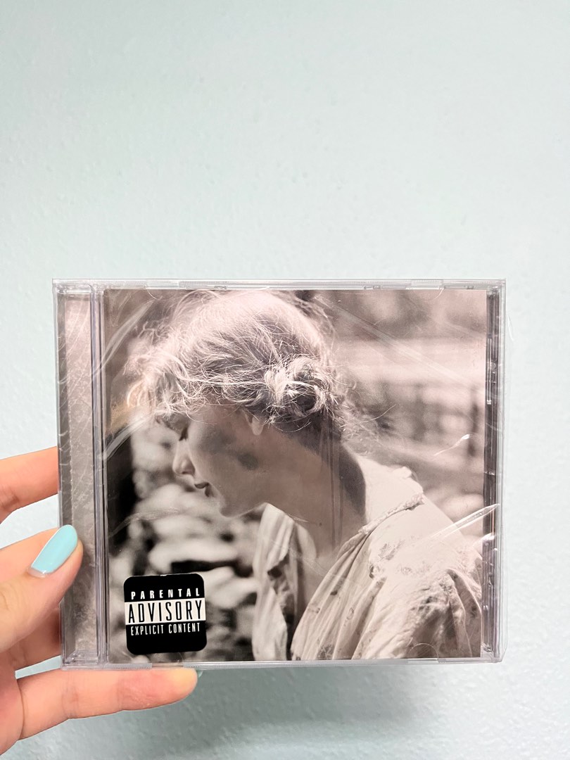 BNIB Folklore Taylor Swift Album, Hobbies & Toys, Music & Media, CDs ...