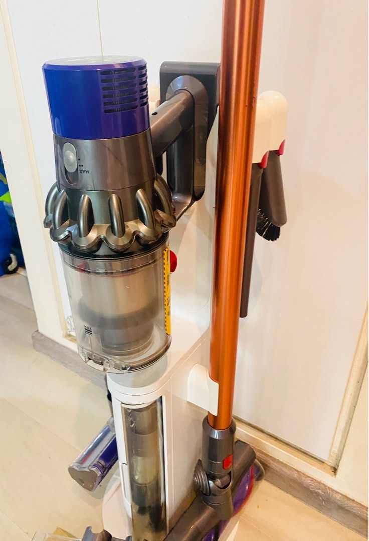 Dyson V10 Absolute with Dok™️ Docking Station, TV & Home Appliances ...