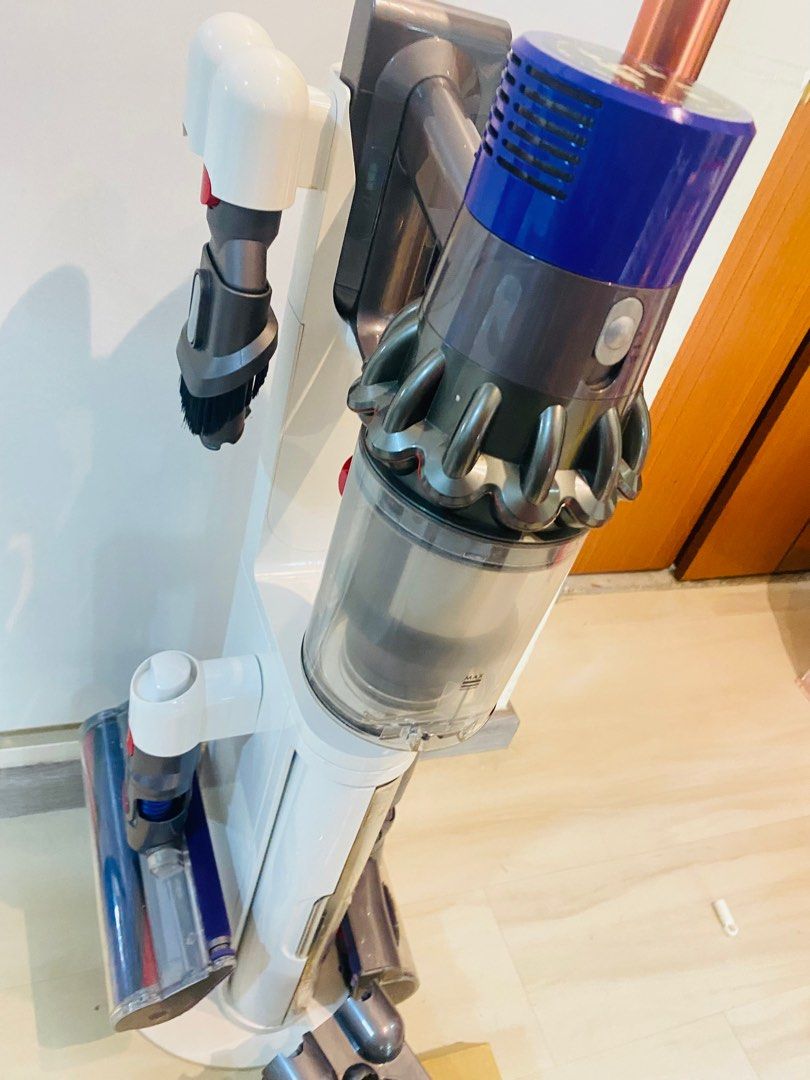 Dyson V10 Absolute with Dok™️ Docking Station, TV & Home Appliances ...