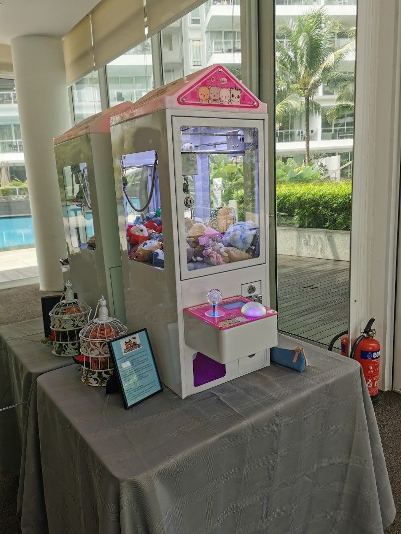 Fun sized Claw Machine for rental, Lifestyle Services, Event & Party ...