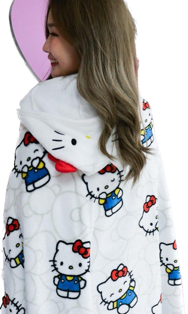 Hooded blanket hello kitty, my melody, bad badtz maru, Hobbies & Toys ...