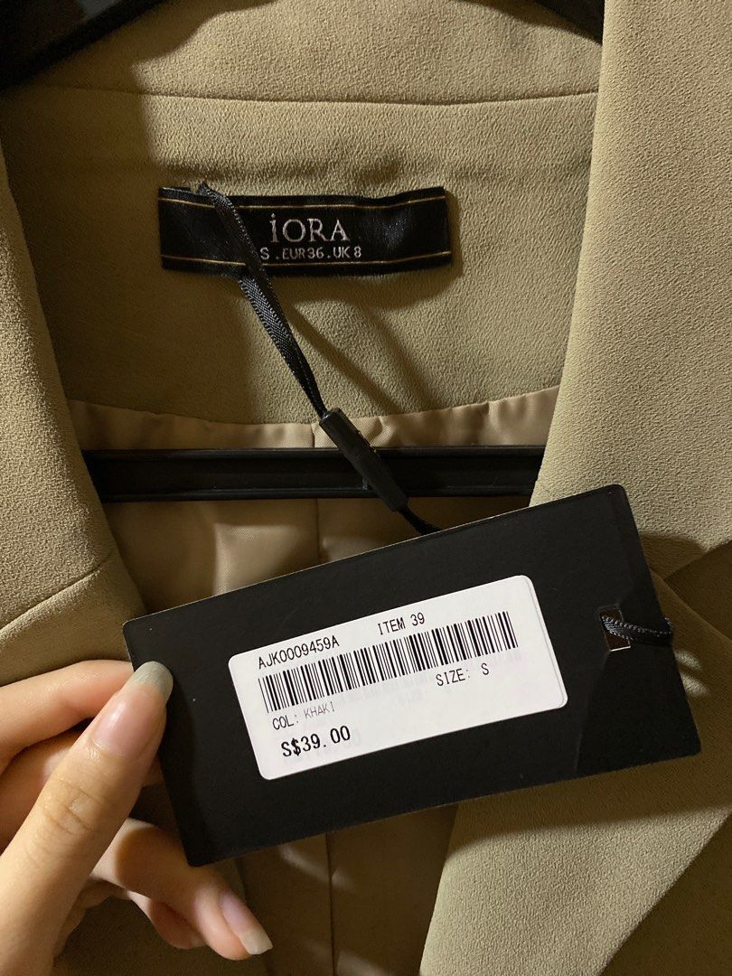 Iora cropped blazer in khaki, Women's Fashion, Coats, Jackets and ...